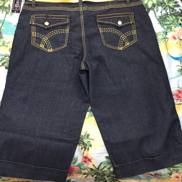 Baccini | Jeans | Baccini Capri Jeans With Shiny Gold Belt | Poshmark